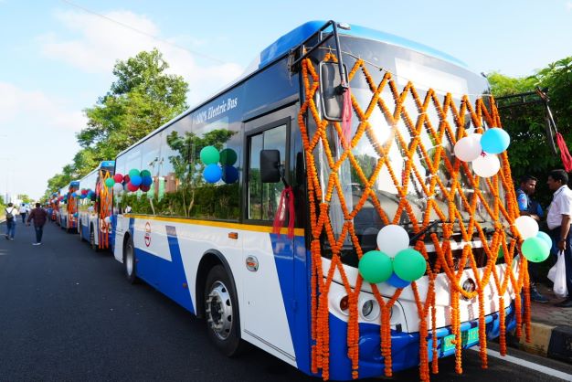 Naveen Flags Off Mo E-Bus & E-Ride In Bhubaneswar | OdishaBytes