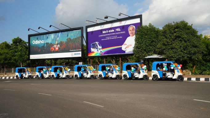 Naveen Flags Off Mo E-Bus & E-Ride In Bhubaneswar | OdishaBytes