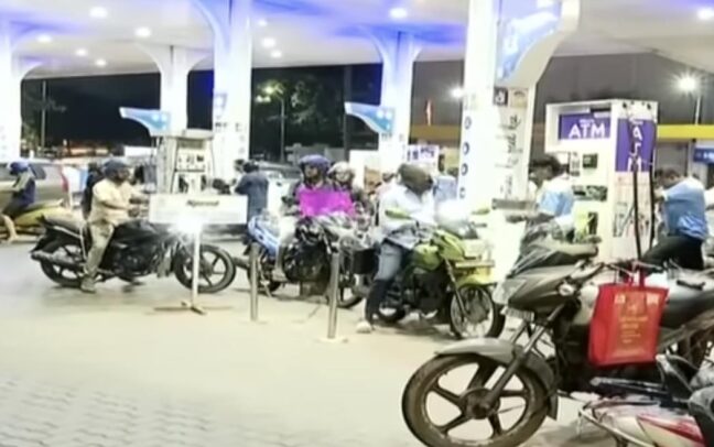 Long Queues At Filling Stations In Odisha As Drivers' Stir Halts Supply, Triggers Fuel Shortage ...
